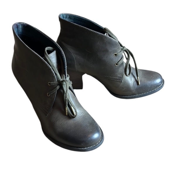 Indigo | Shoes | Indigo Clarks Grey Leather Block Heel Lace Up Round ...